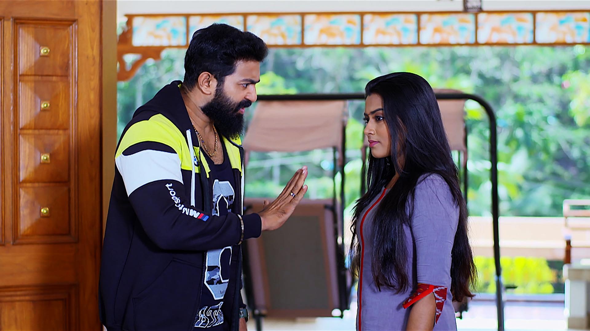 Watch Daya S1 Episode 4 on JioHotstar
