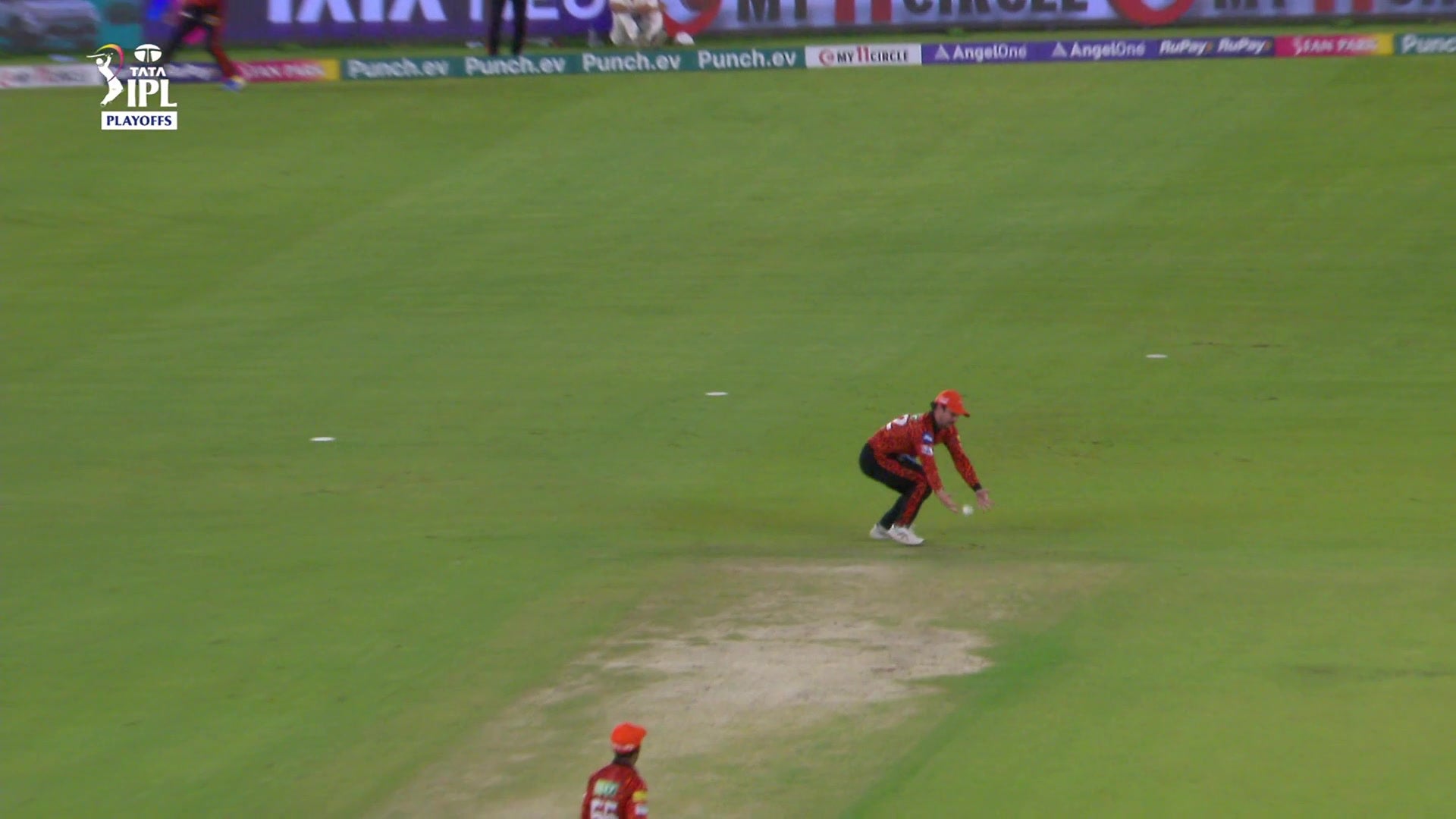 Head Drops An Absolute Sitter