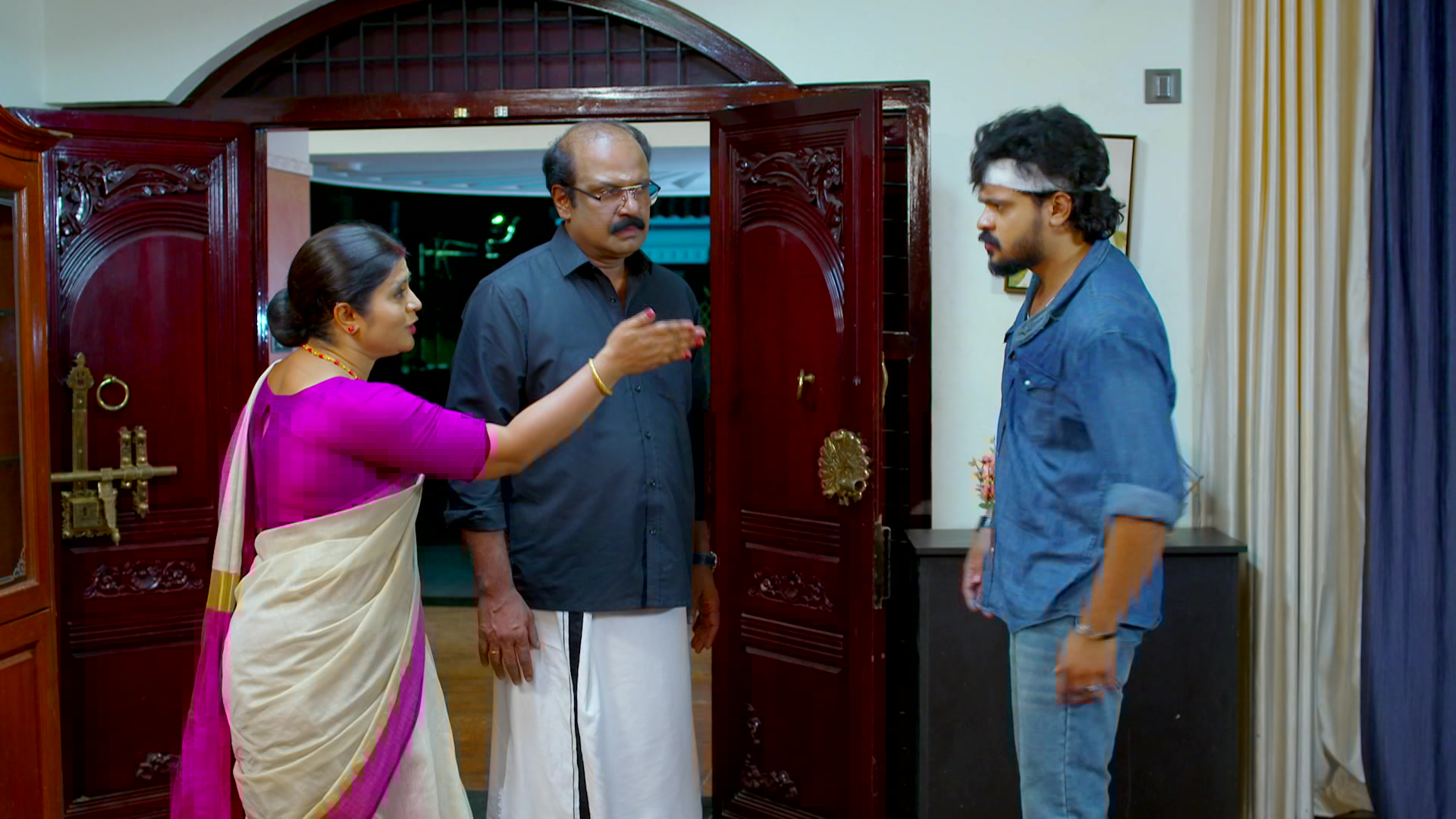 Watch Chempaneer Poovu Episode 174 on JioHotstar