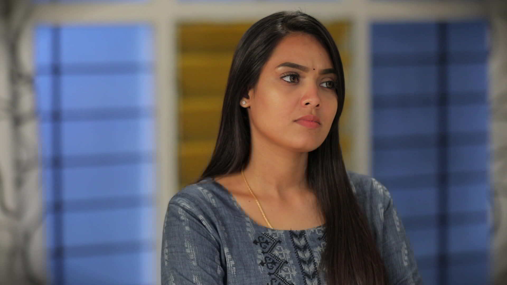 Watch Thendral Vandhu Ennai Thodum S1 Episode 466 on JioHotstar