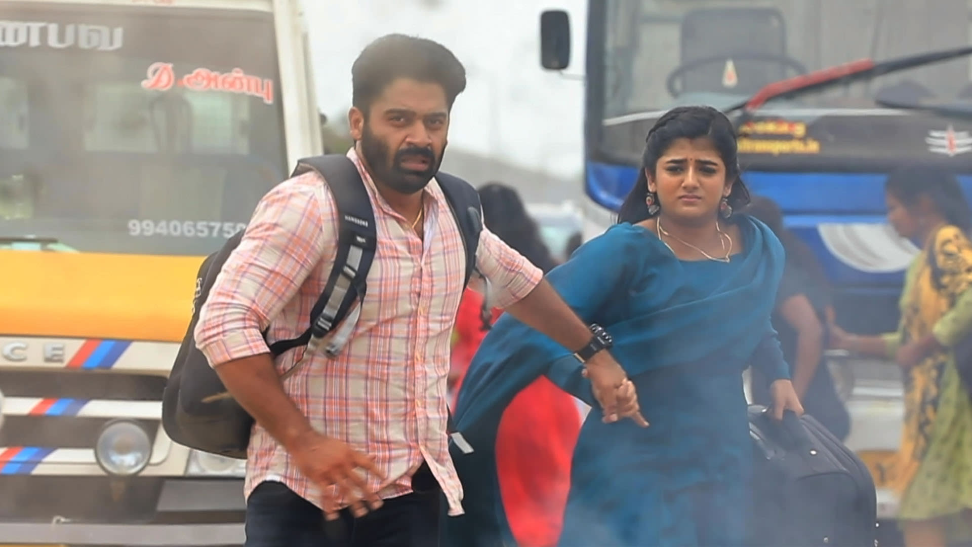 Watch Parthiban and Kavya on the Run Online