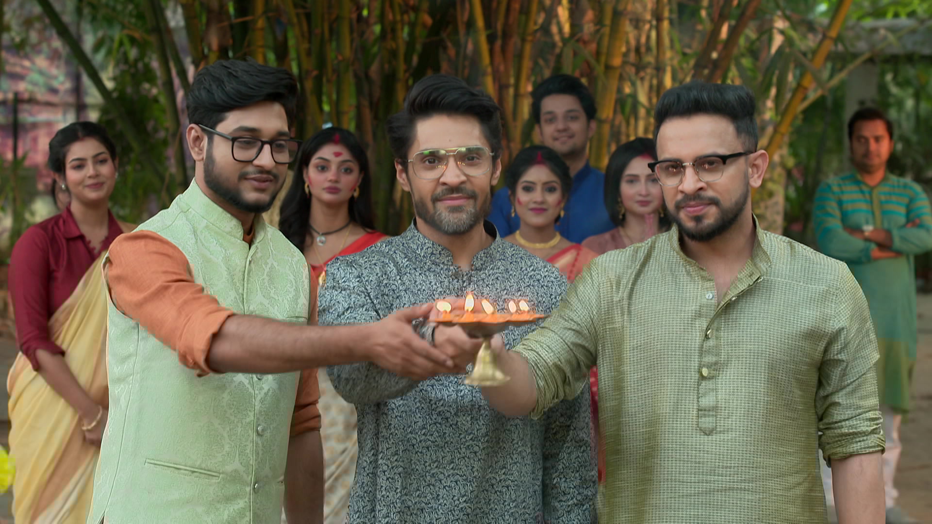 Watch Gaatchora Episode 720 on JioHotstar