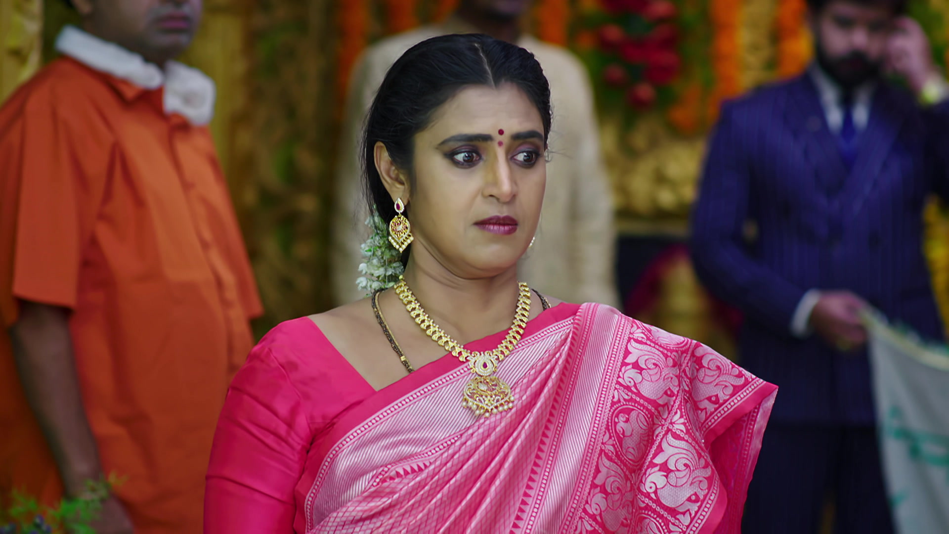 Watch Intinti Gruhalakshmi S1 Episode 921 on JioHotstar