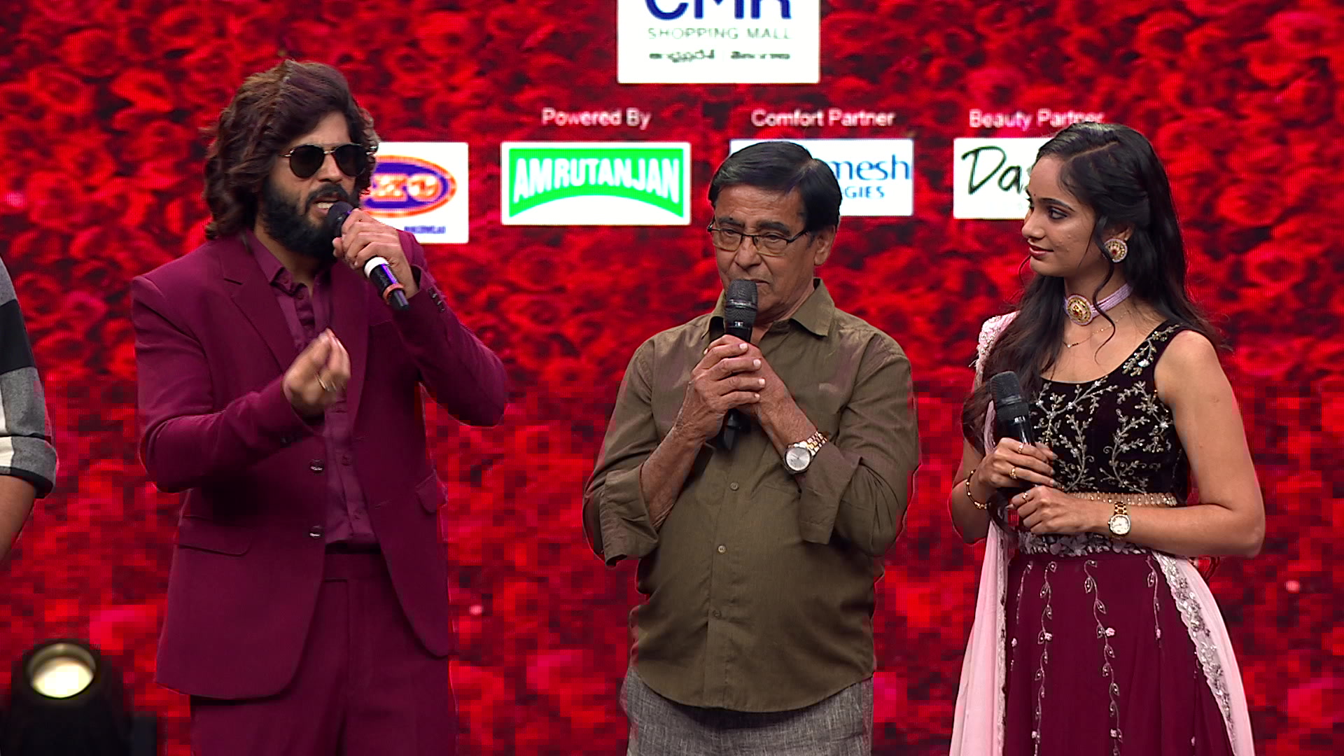 Watch Ishmart Jodi S3 Episode 12 on JioHotstar