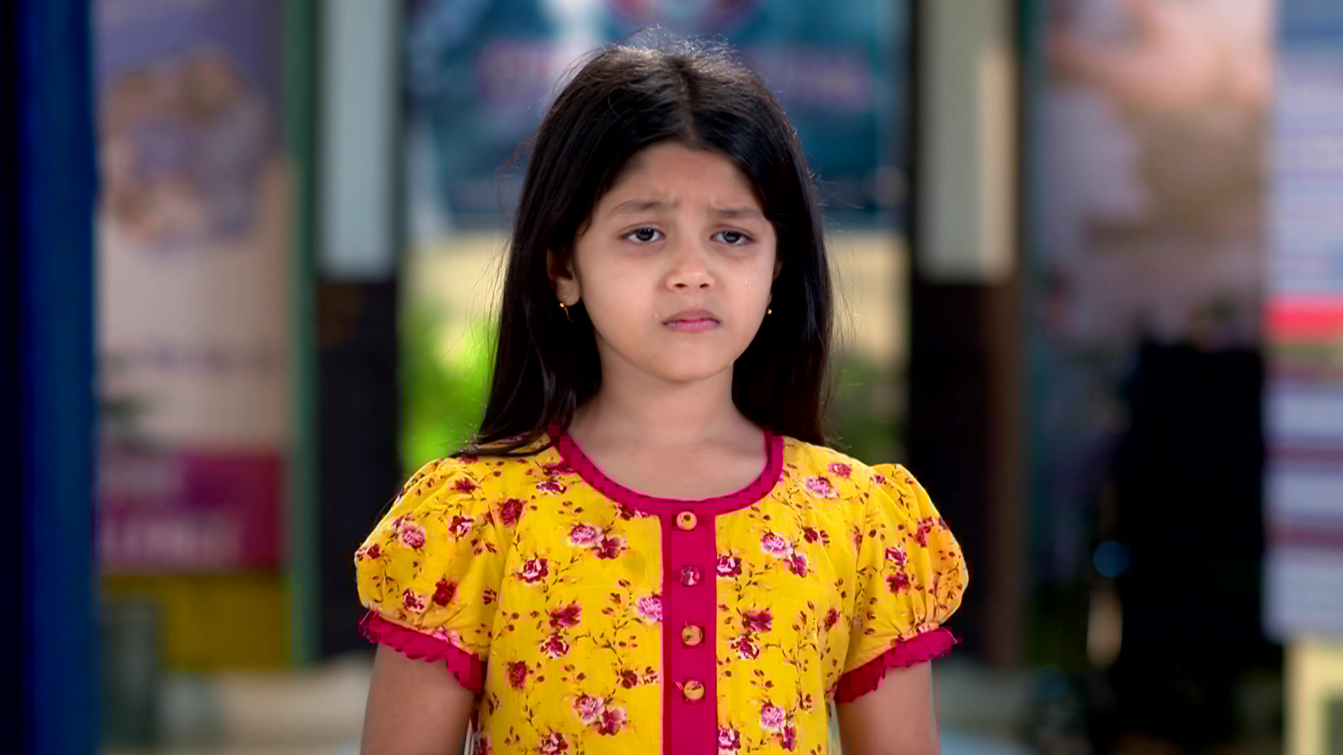 Watch Anurager Chhowa S1 Episode 357 on JioHotstar