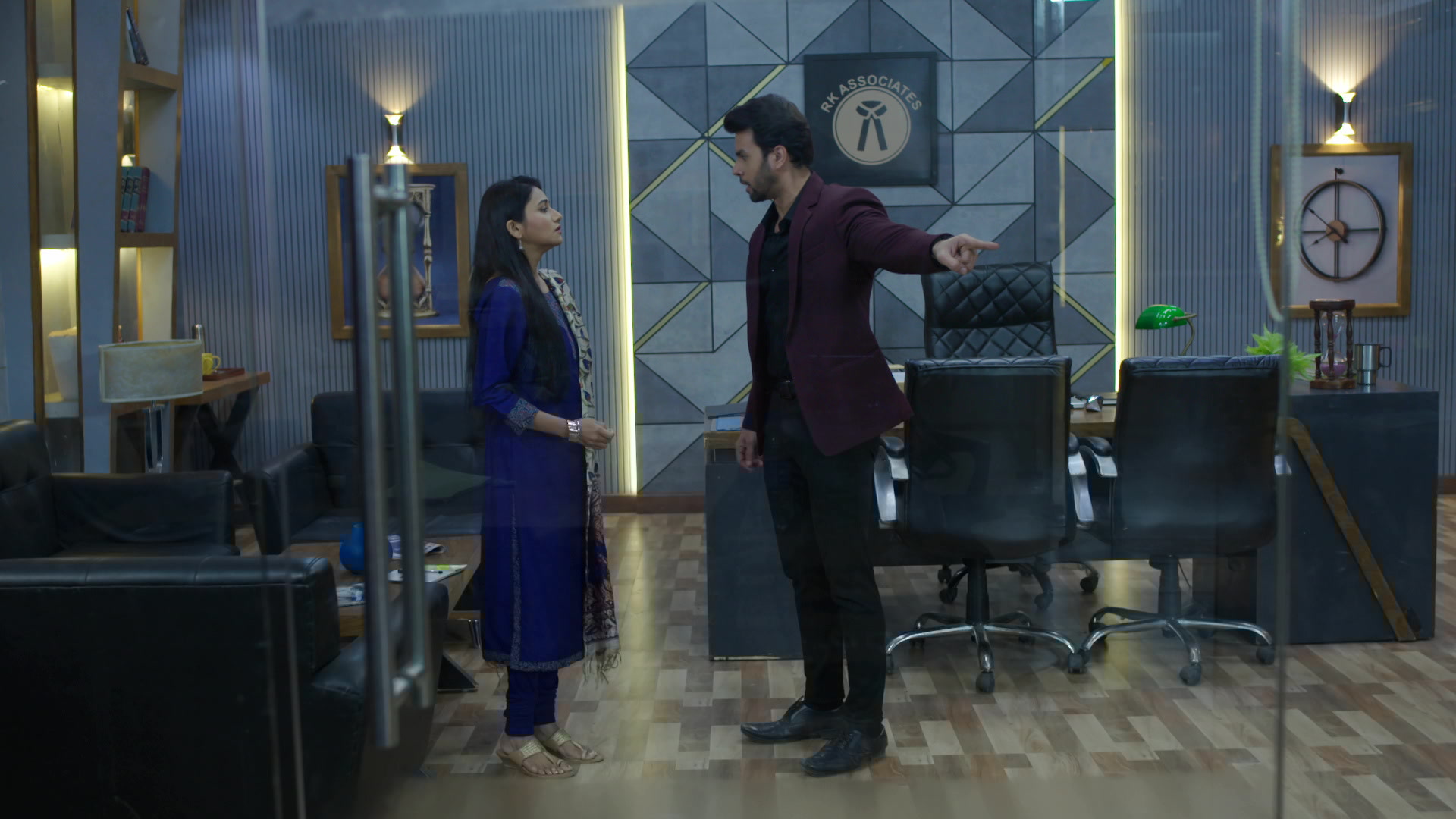 Watch tharala-tar-mag All Episodes | Watcho