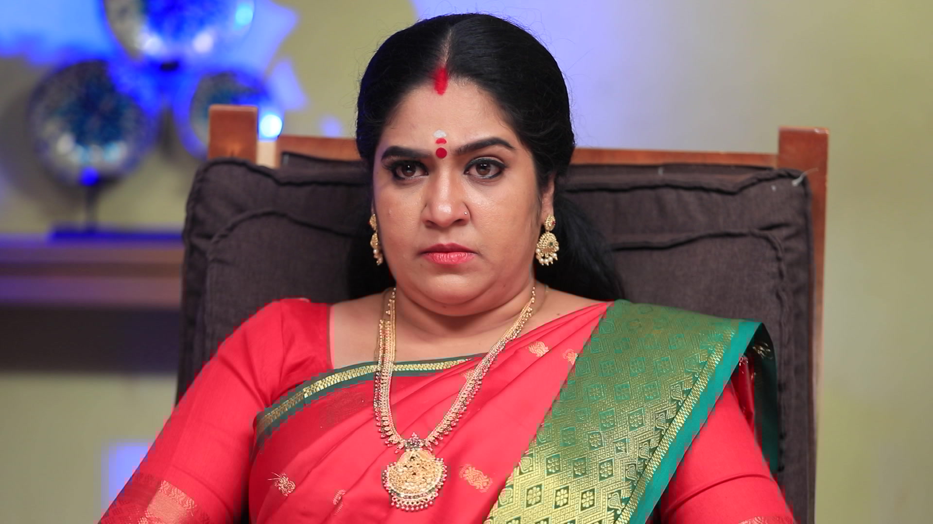 Stream Jayalakshmi Stays Adamant Season 2 Episode 261 – Jayalakshmi Stays Adamant on Hotstar