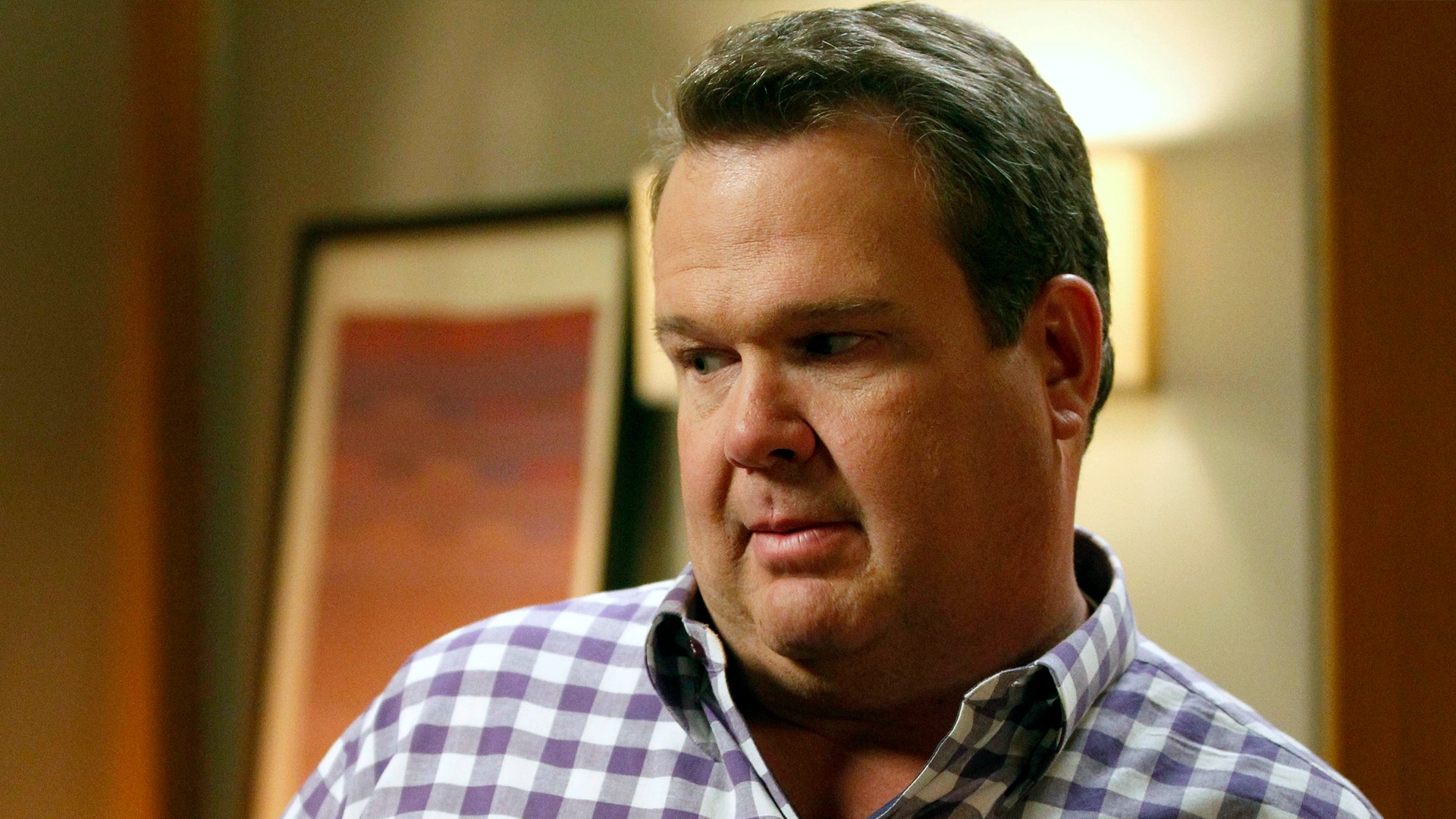 Watch Modern Family S5 Episode 4 on Disney+ Jordan | English Spanish ...