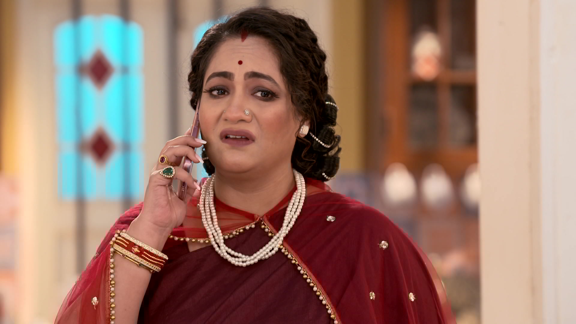 Watch Dui Shalik S1 Episode 76 on JioHotstar