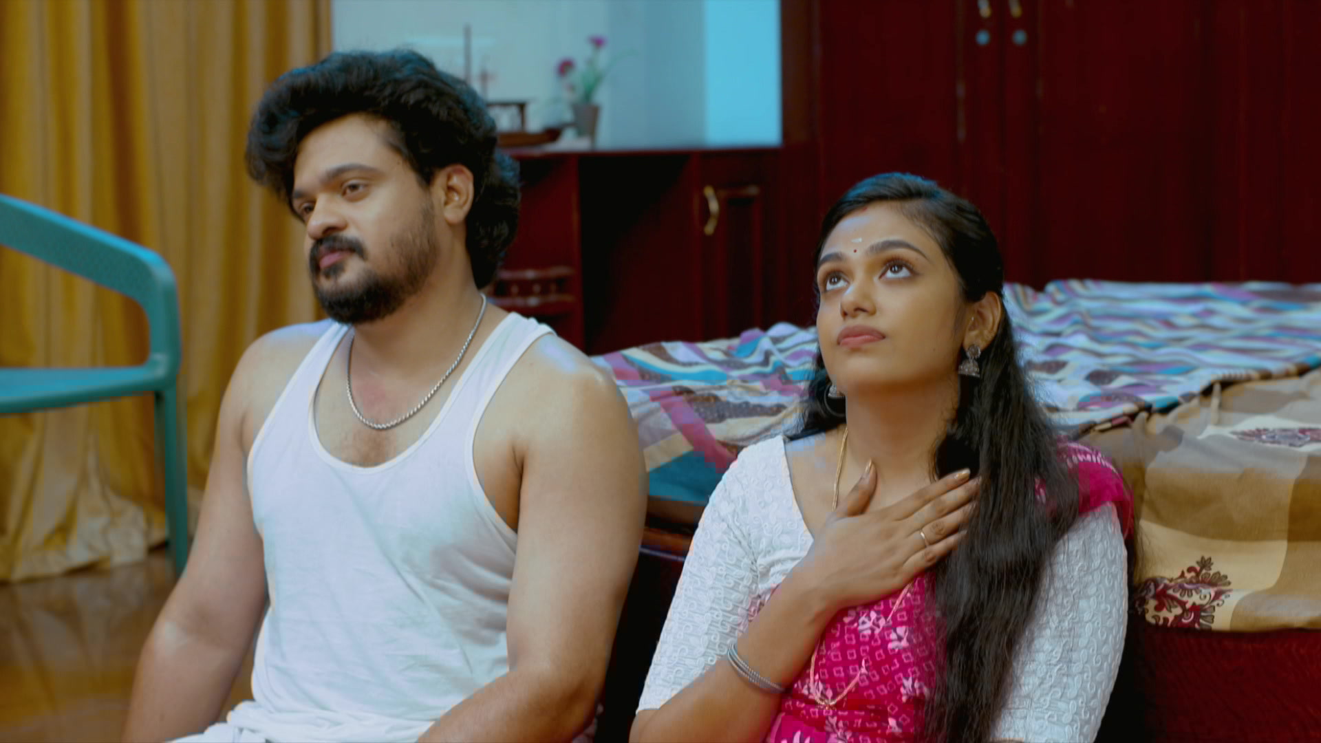 Watch Chempaneer Poovu Episode 301 on JioHotstar