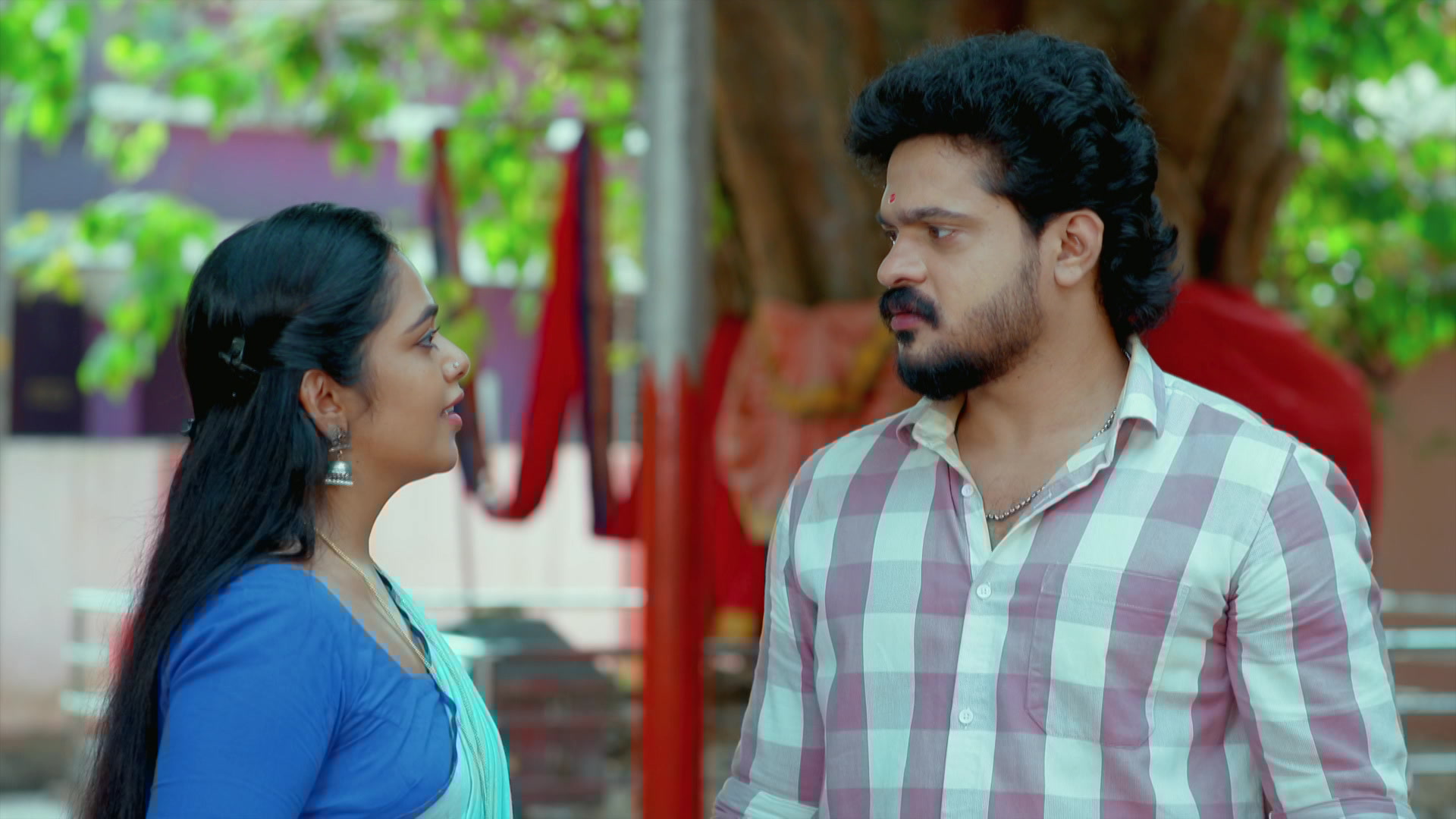 Watch Chempaneer Poovu Episode 306 on JioHotstar