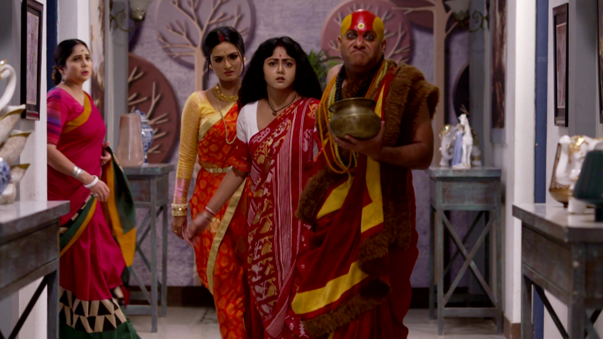Watch Kinjal, Ponchomi in Trouble? Online