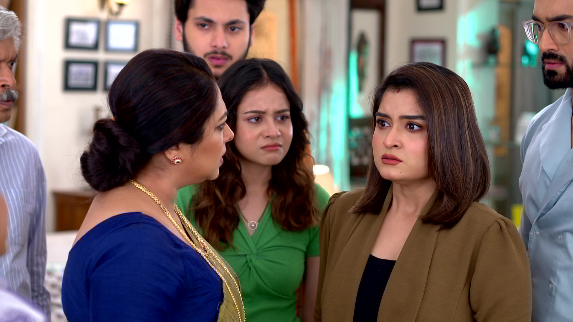 Watch Uraan Episode 284 on JioHotstar