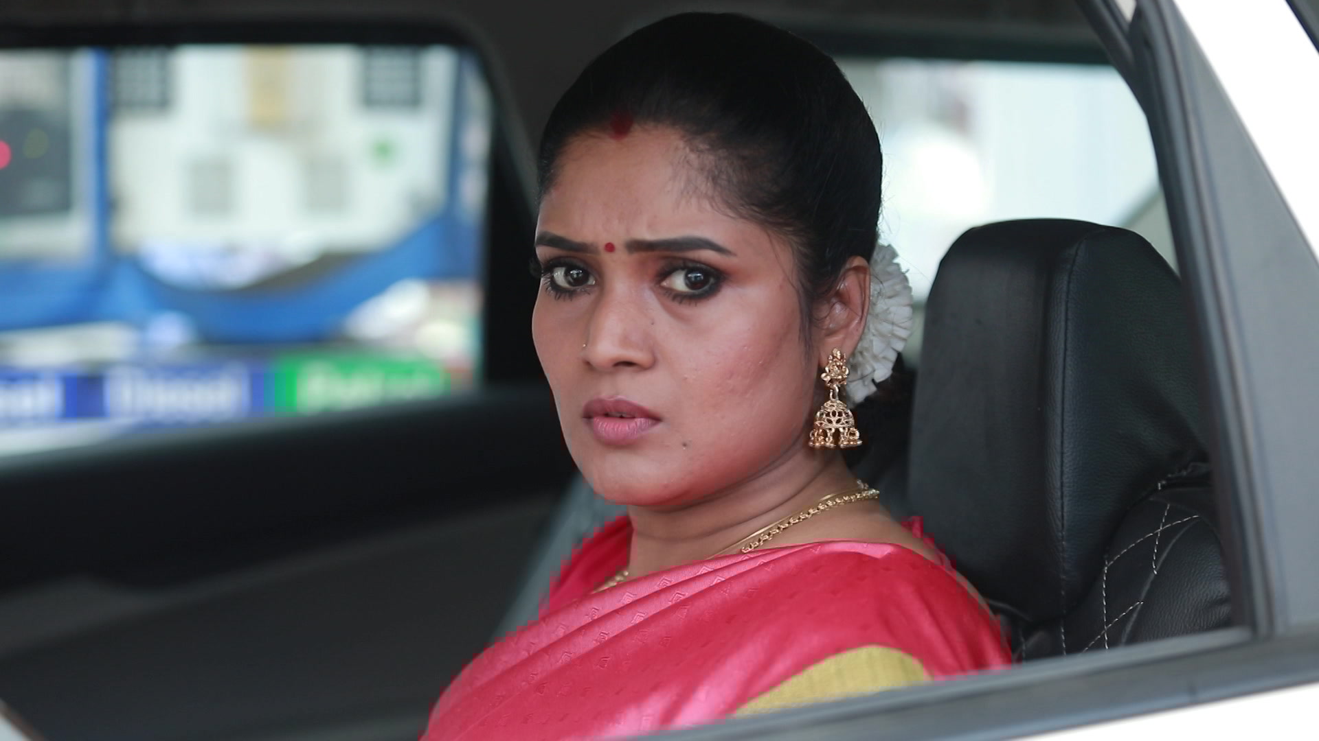Stream A Shocker for Jayalakshmi Season 2 Episode 490 – A Shocker for Jayalakshmi on Disney+ Hotstar