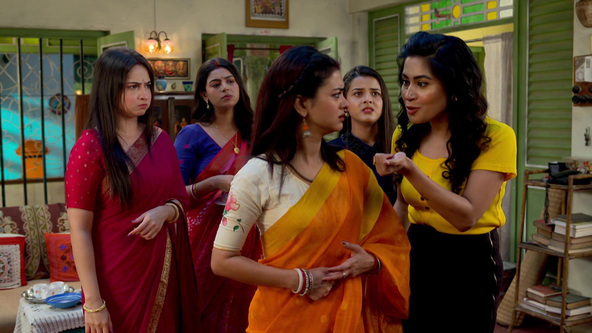 Watch Gaatchora S1 Episode 462 on JioHotstar