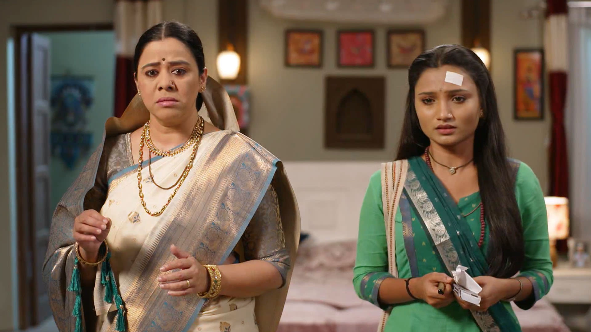 Watch Indrayani Episode 397 on JioHotstar