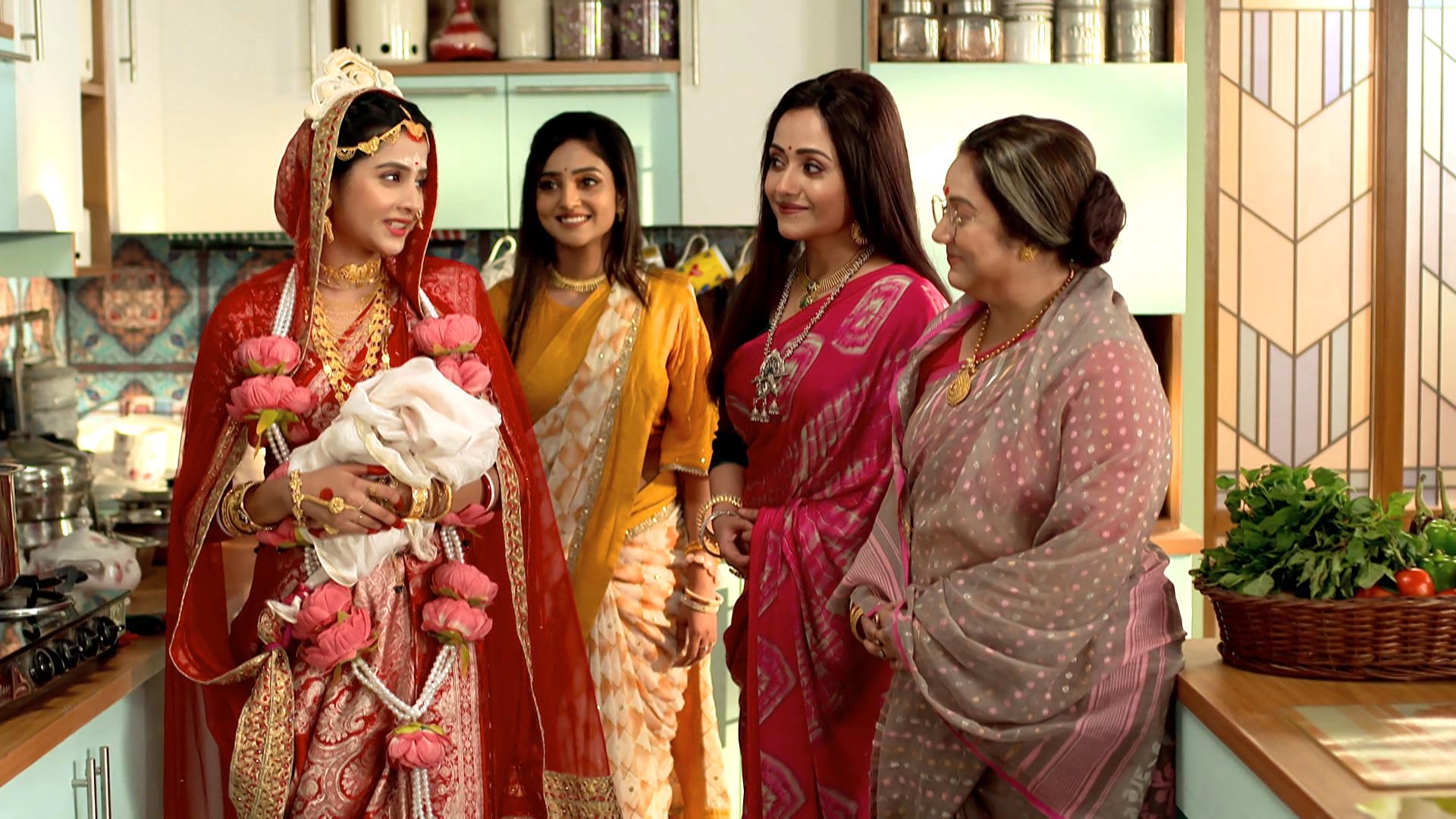 Watch Chithi Receives a Warm Welcome Online