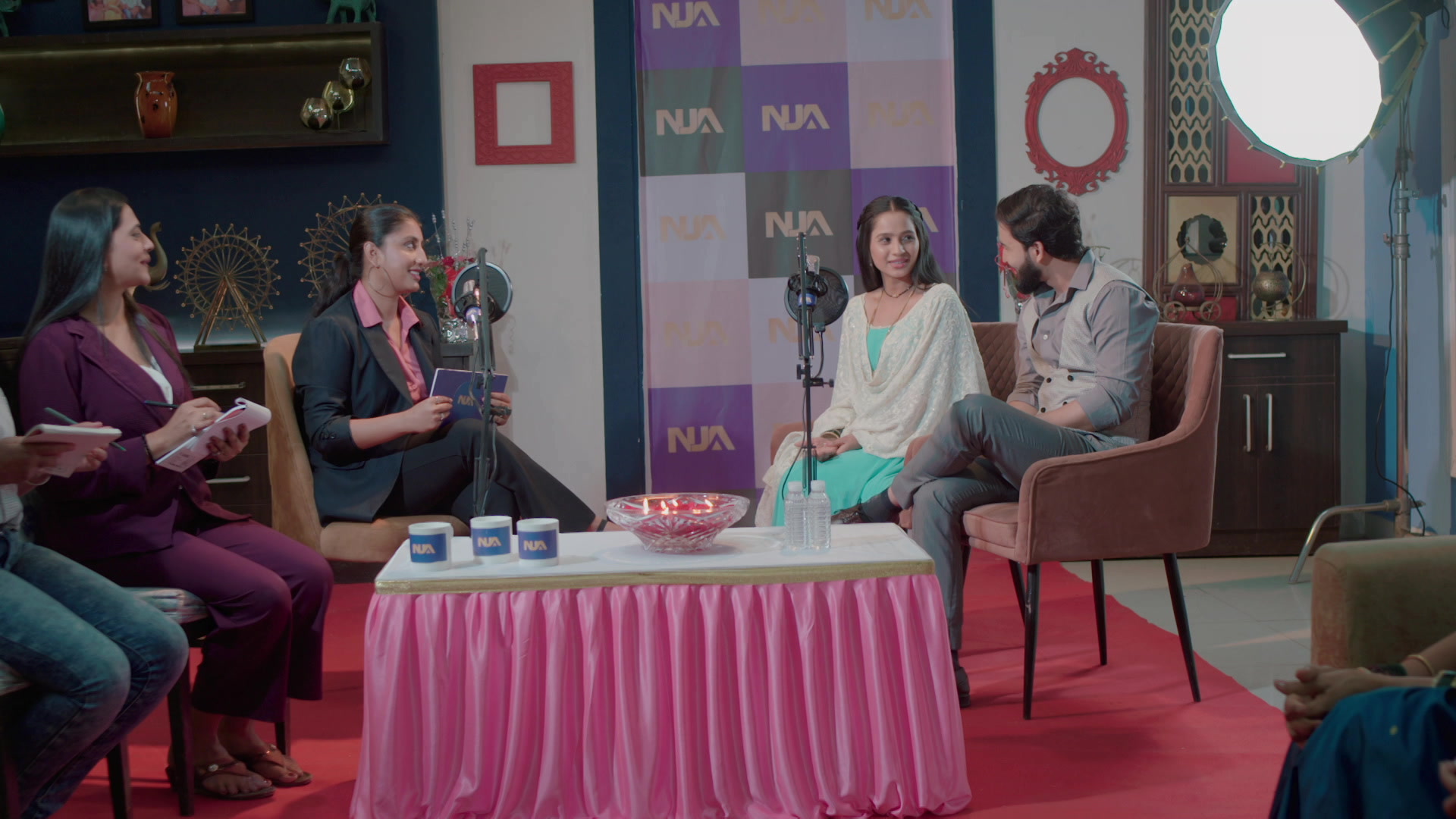 Watch Man Dhaga Dhaga Jodte Nava S1 Episode 321 on JioHotstar