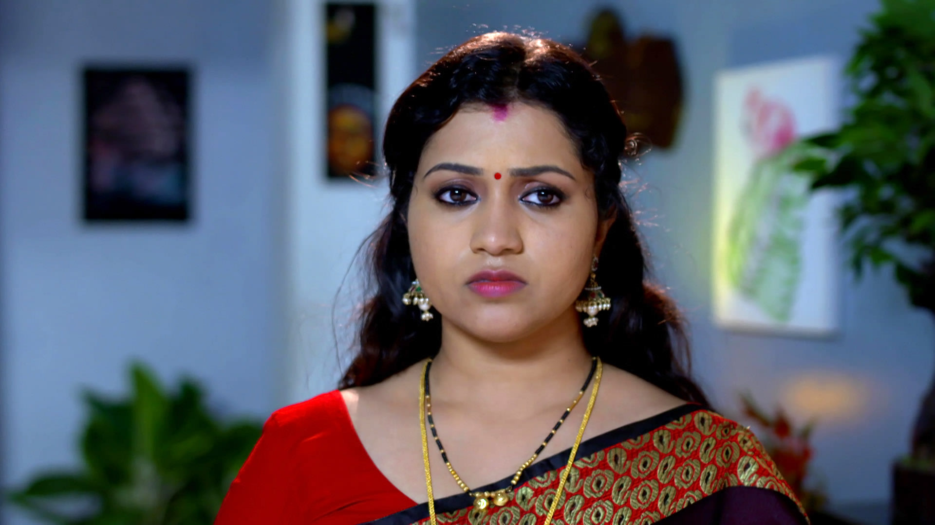 Watch Meera Challenges Raghu Online