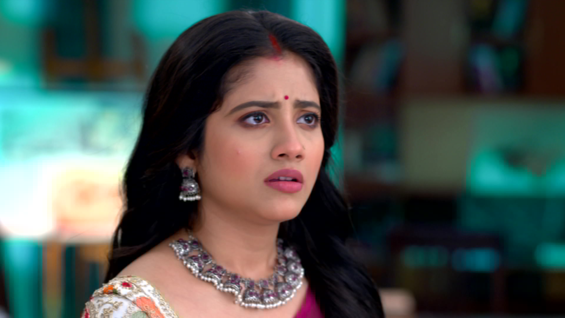 Watch Uraan Episode 117 on JioHotstar