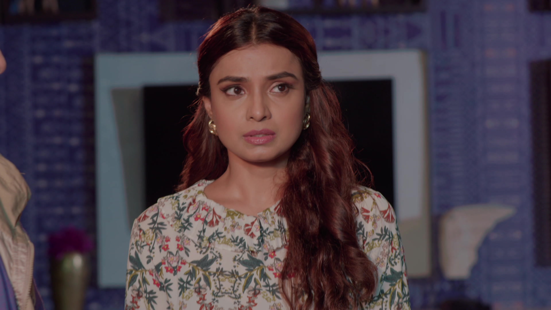 Watch Man Dhaga Dhaga Jodte Nava S1 Episode 398 on JioHotstar