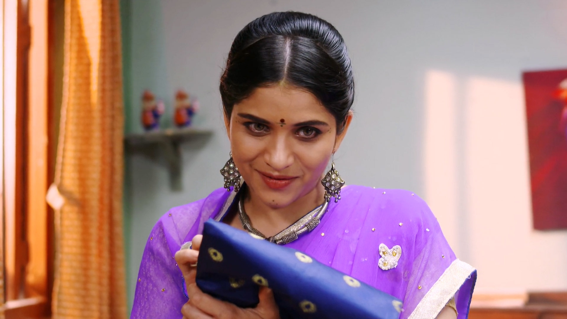 Watch Aboli Episode 294 on JioHotstar