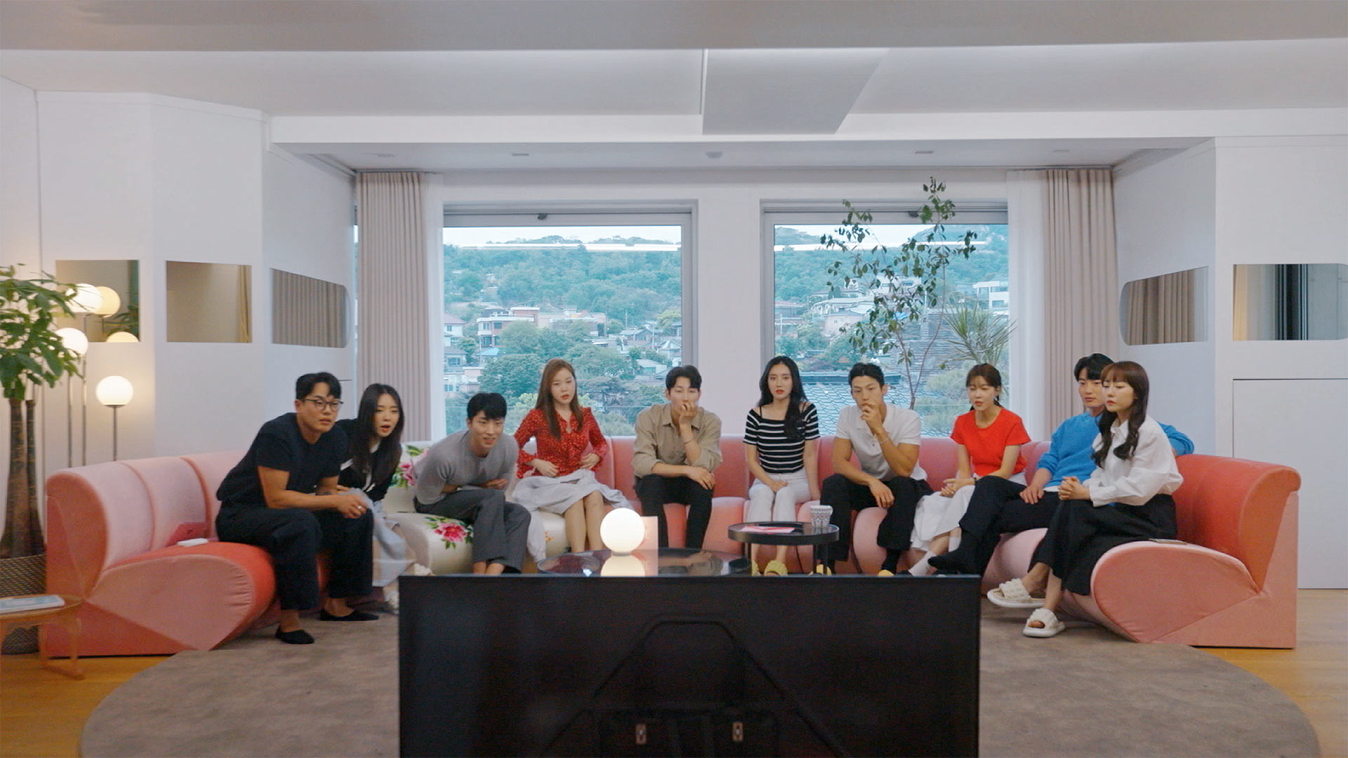 Nonton Despite All Season 1 Episode 12 - Despite All di Disney+