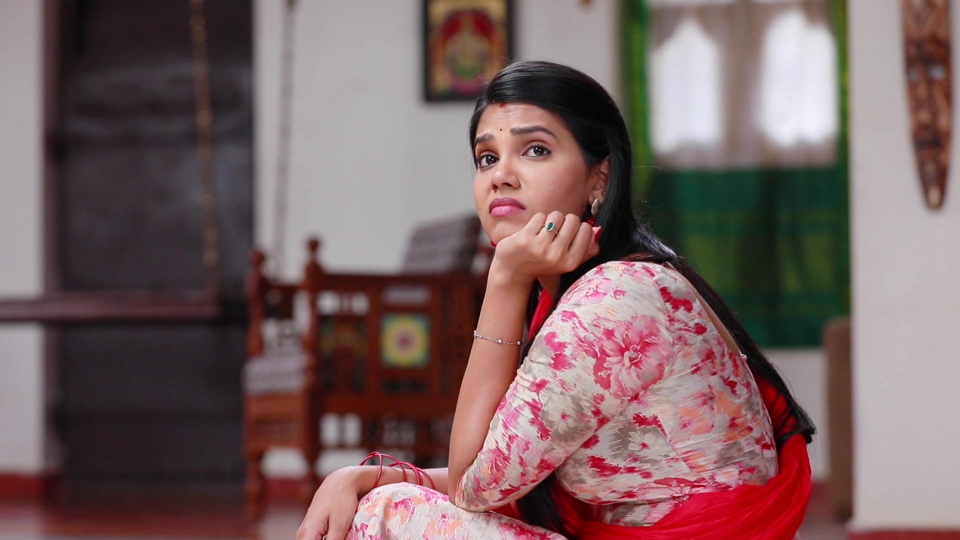 Watch Mahanadhi S1 Episode 485 on JioHotstar