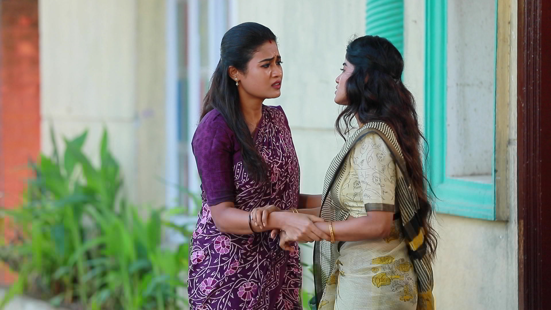 Watch Mahanadhi Episode 452 on JioHotstar