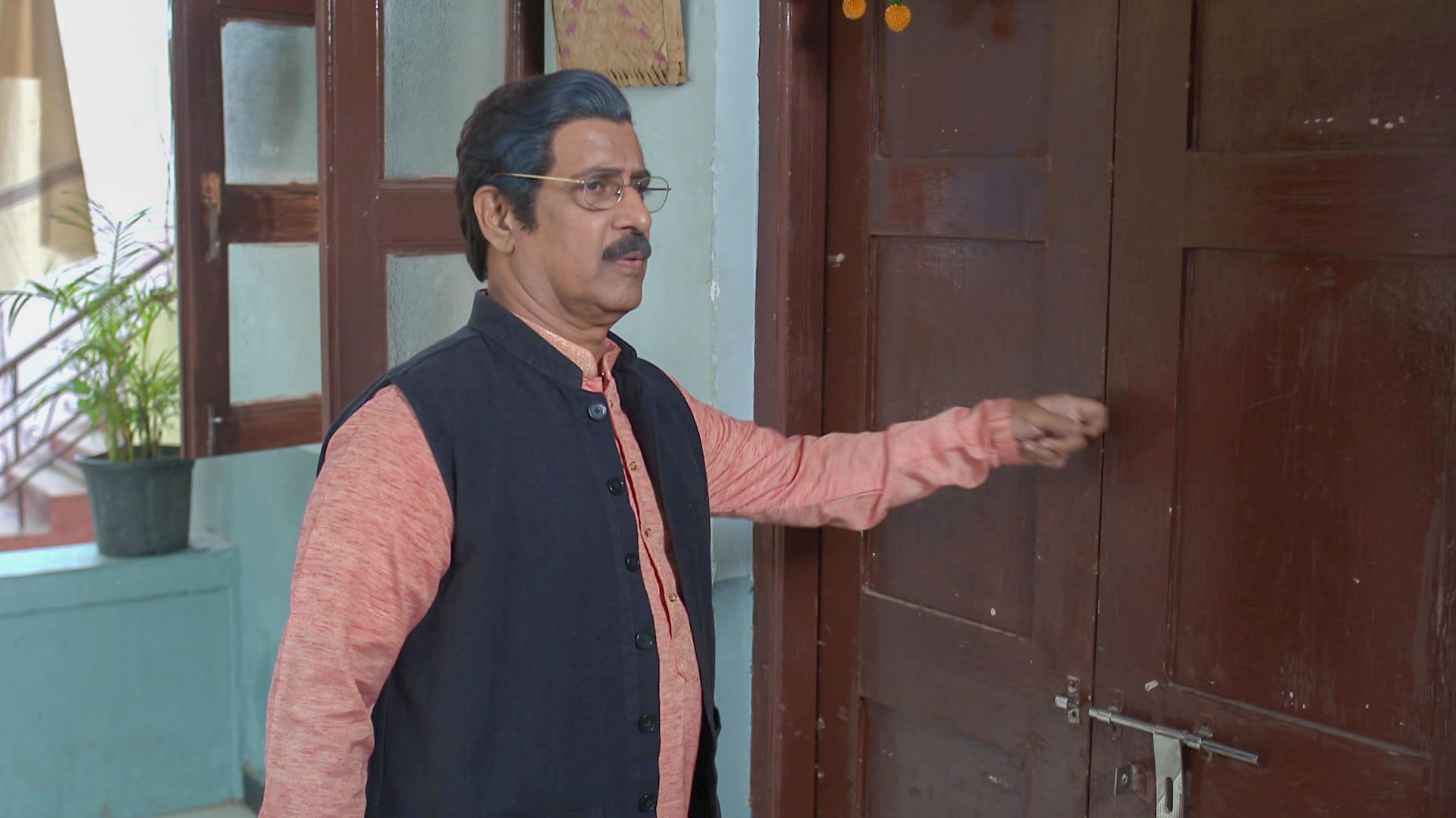 Watch Gharo Ghari Maatichya Chuli S1 Episode 594 on JioHotstar