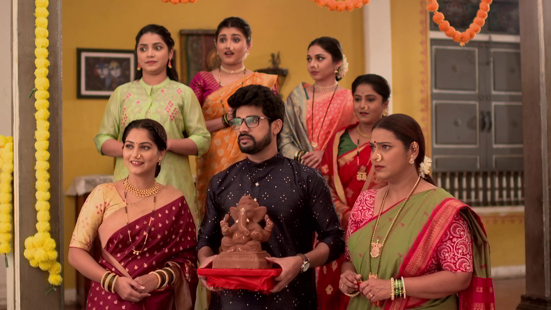 Watch Thipkyanchi Rangoli Episode 628 on JioHotstar