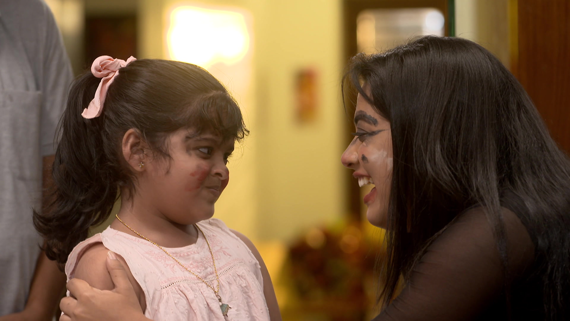 Watch Daya S1 Episode 328 on JioHotstar