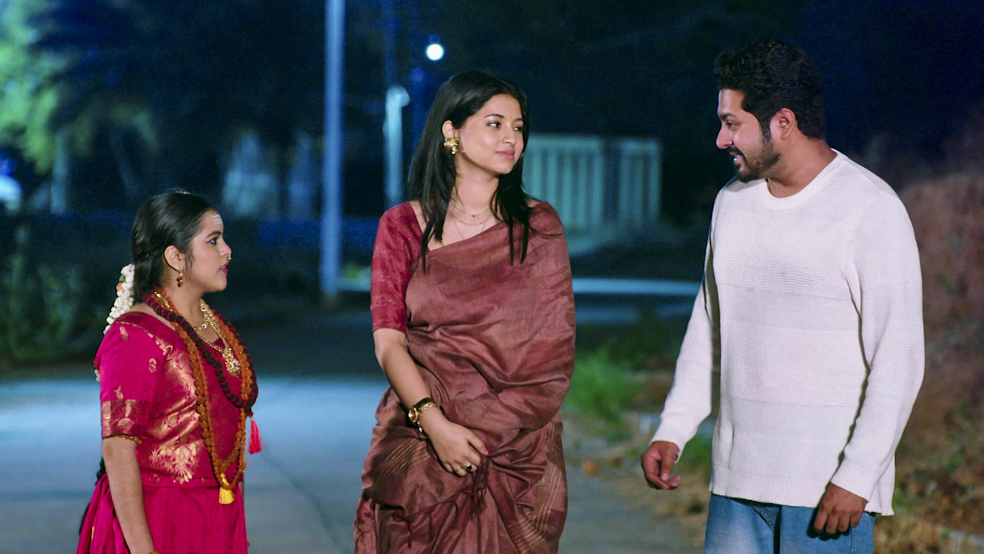 Watch Avanu Matthe Shravani Episode 491 on JioHotstar