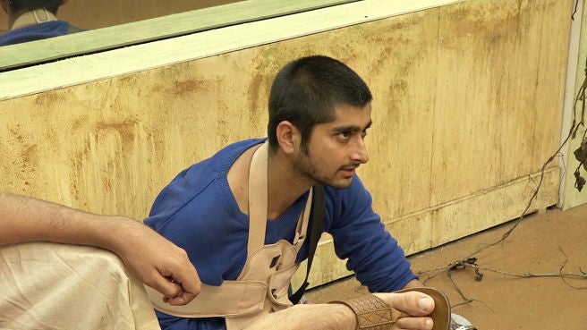 Deepak leaves the house - JioHotstar