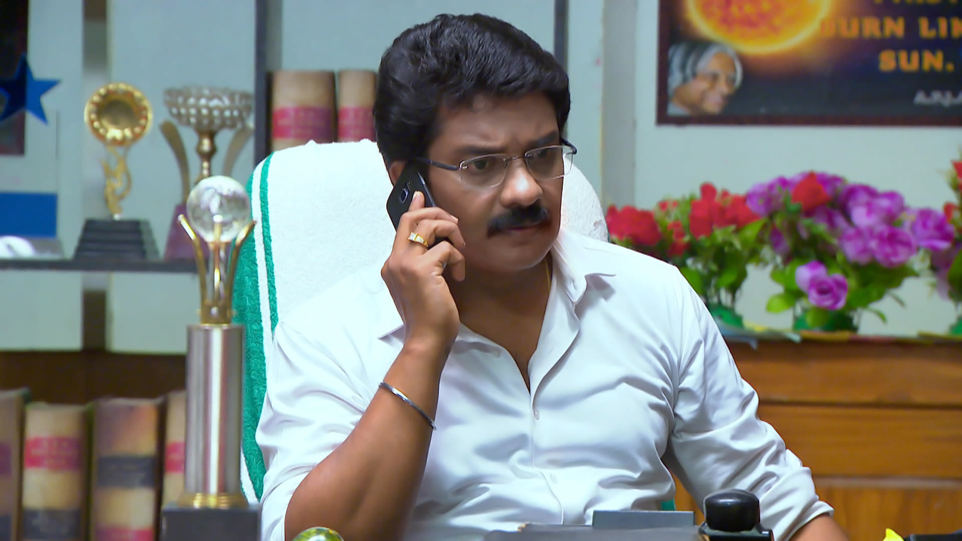 Watch Saran Calls Rani Online