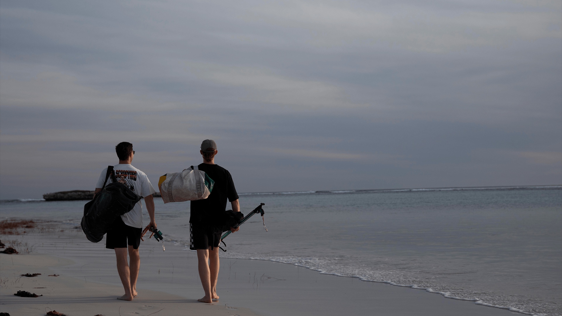 Watch When Sharks Attack 360 S1 Episode 1 on Disney+