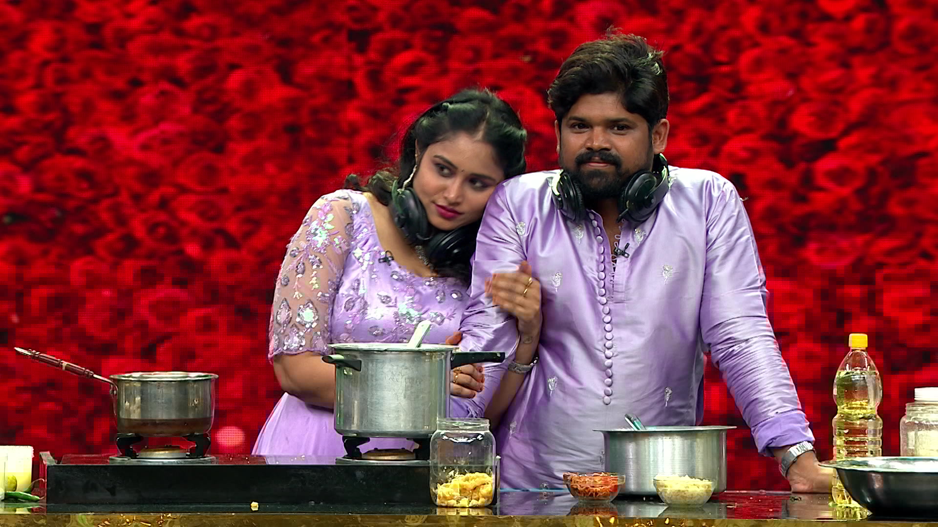 Watch Ishmart Jodi Episode 10 on JioHotstar