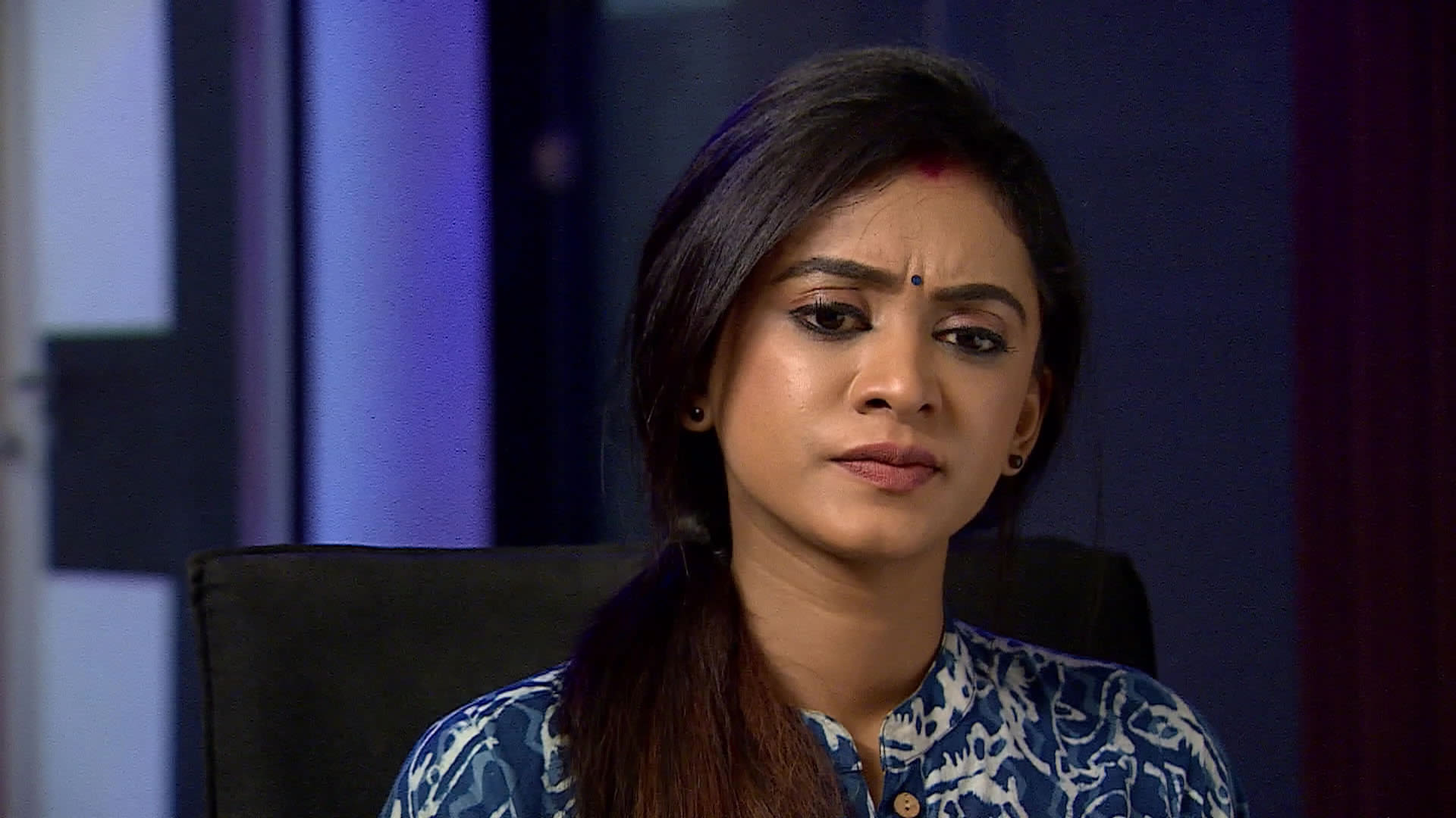 Watch Neelakuyil S1 Episode 142 on JioHotstar