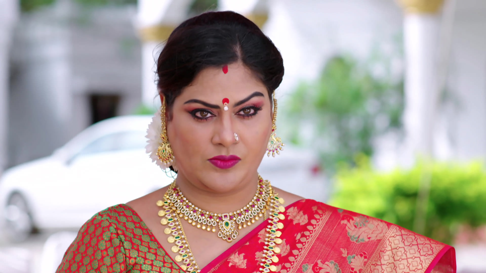 Watch Jagathi, Devayani's Rivalry Online
