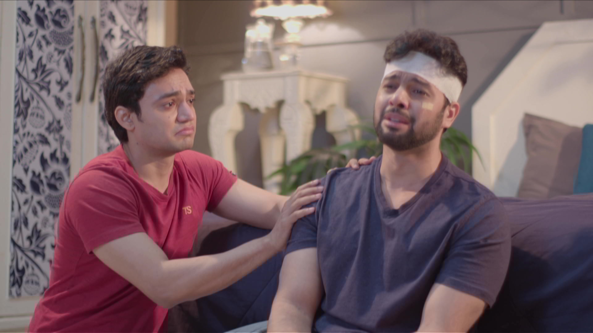 Watch Tharala Tar Mag S1 Episode 697 on JioHotstar