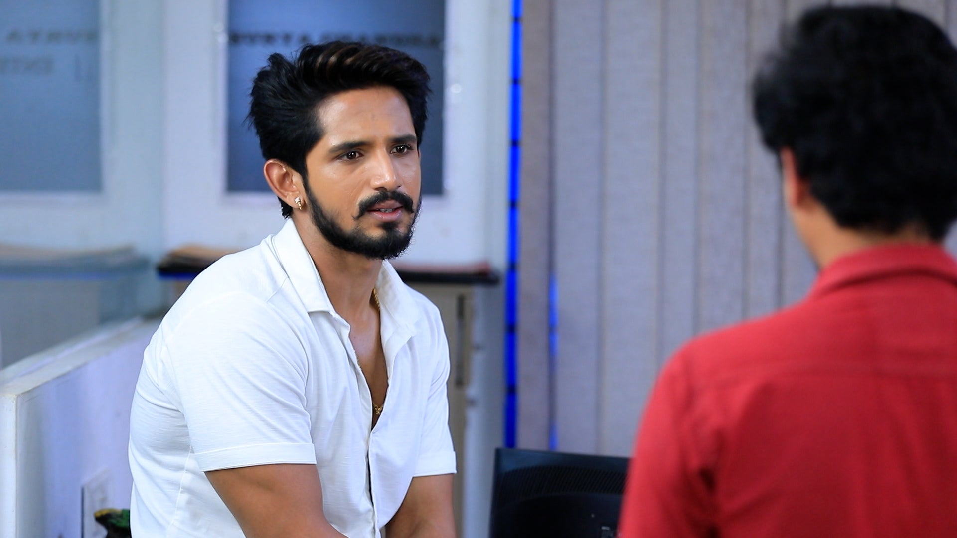 Watch Geetha S1 Episode 974 on JioHotstar