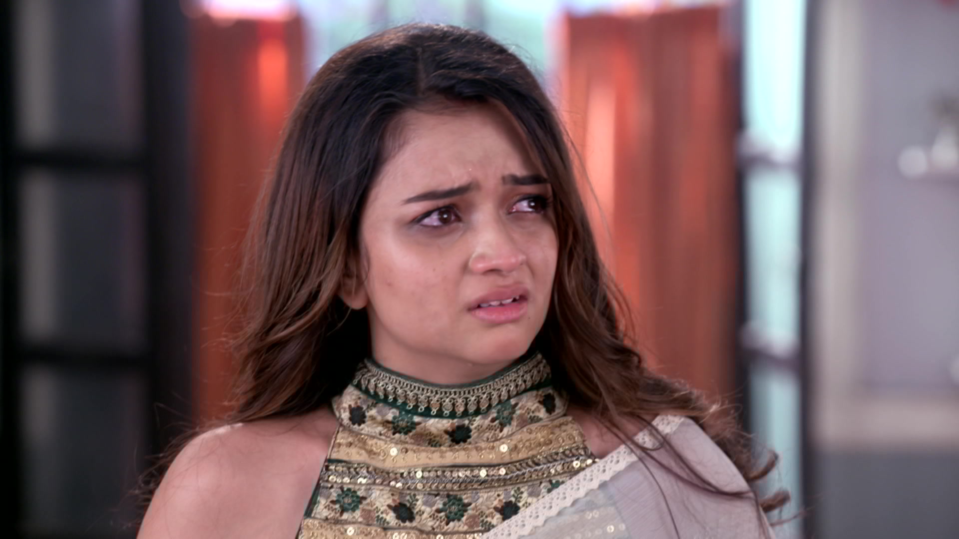 Watch Dui Shalik S1 Episode 185 on JioHotstar