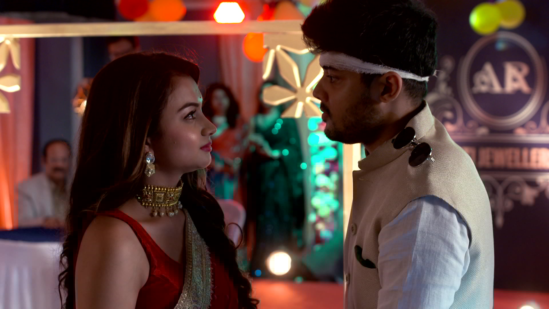 Watch Dui Shalik Episode 195 on JioHotstar