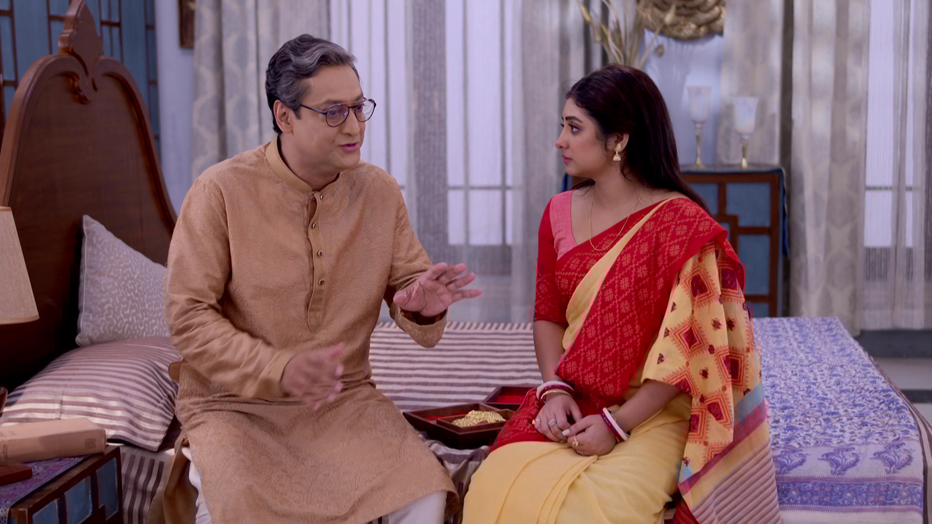 Watch Bangla Medium S1 Episode 163 on JioHotstar