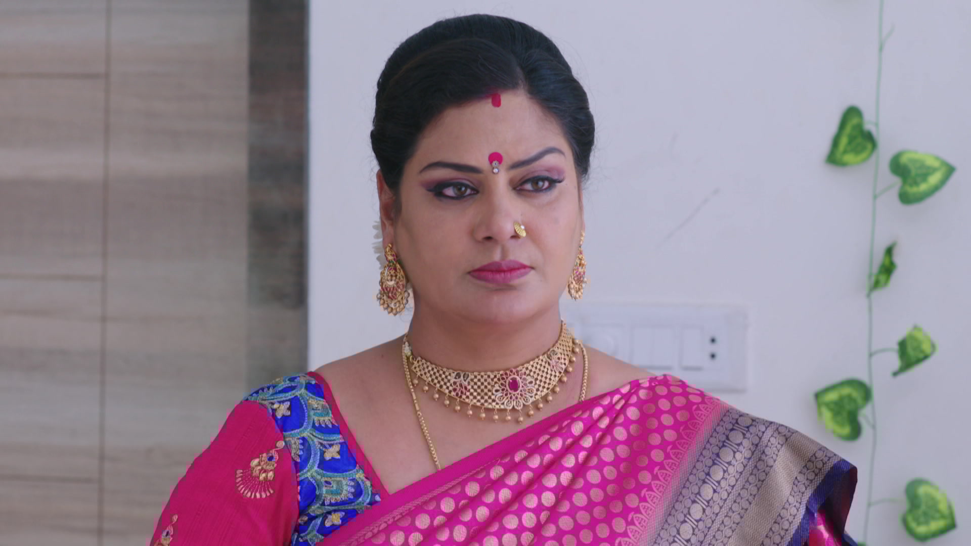 Watch Guppedantha Manasu S1 Episode 626 on JioHotstar