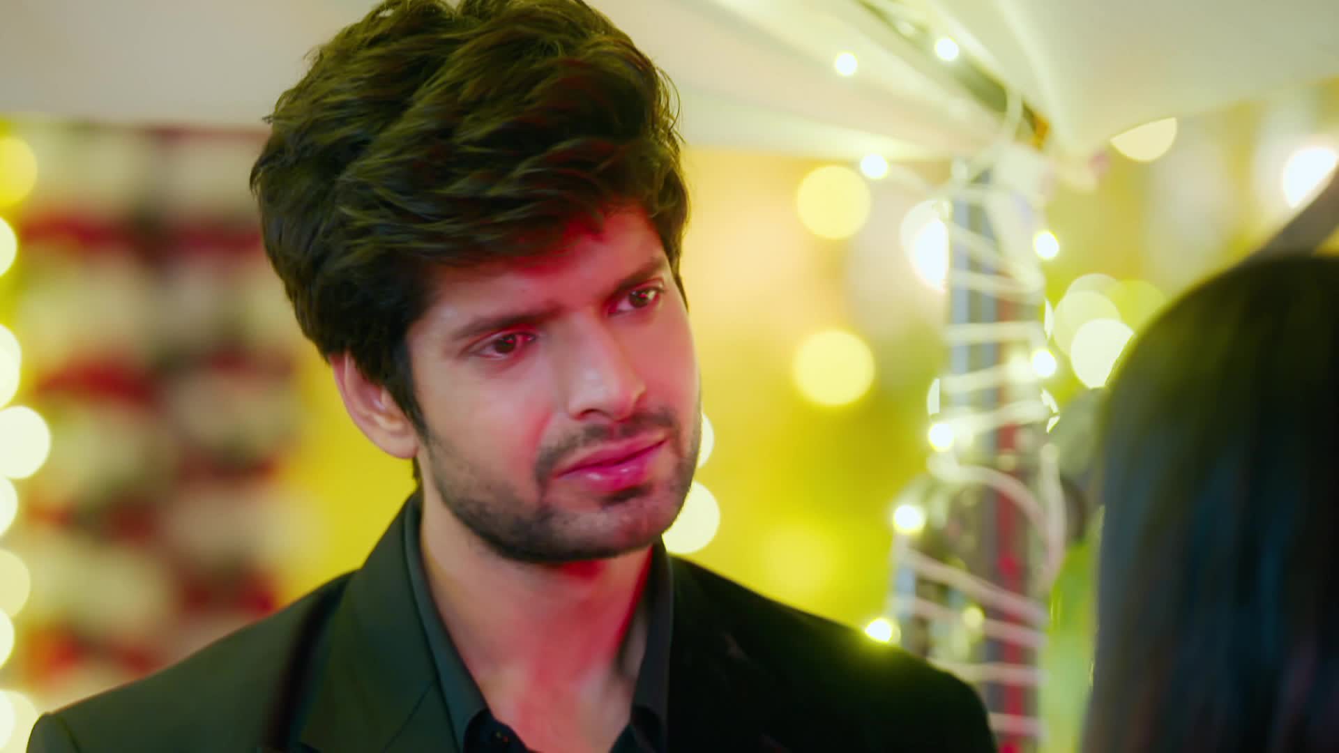 Watch Udaariyaan S1 Episode 712 on JioHotstar