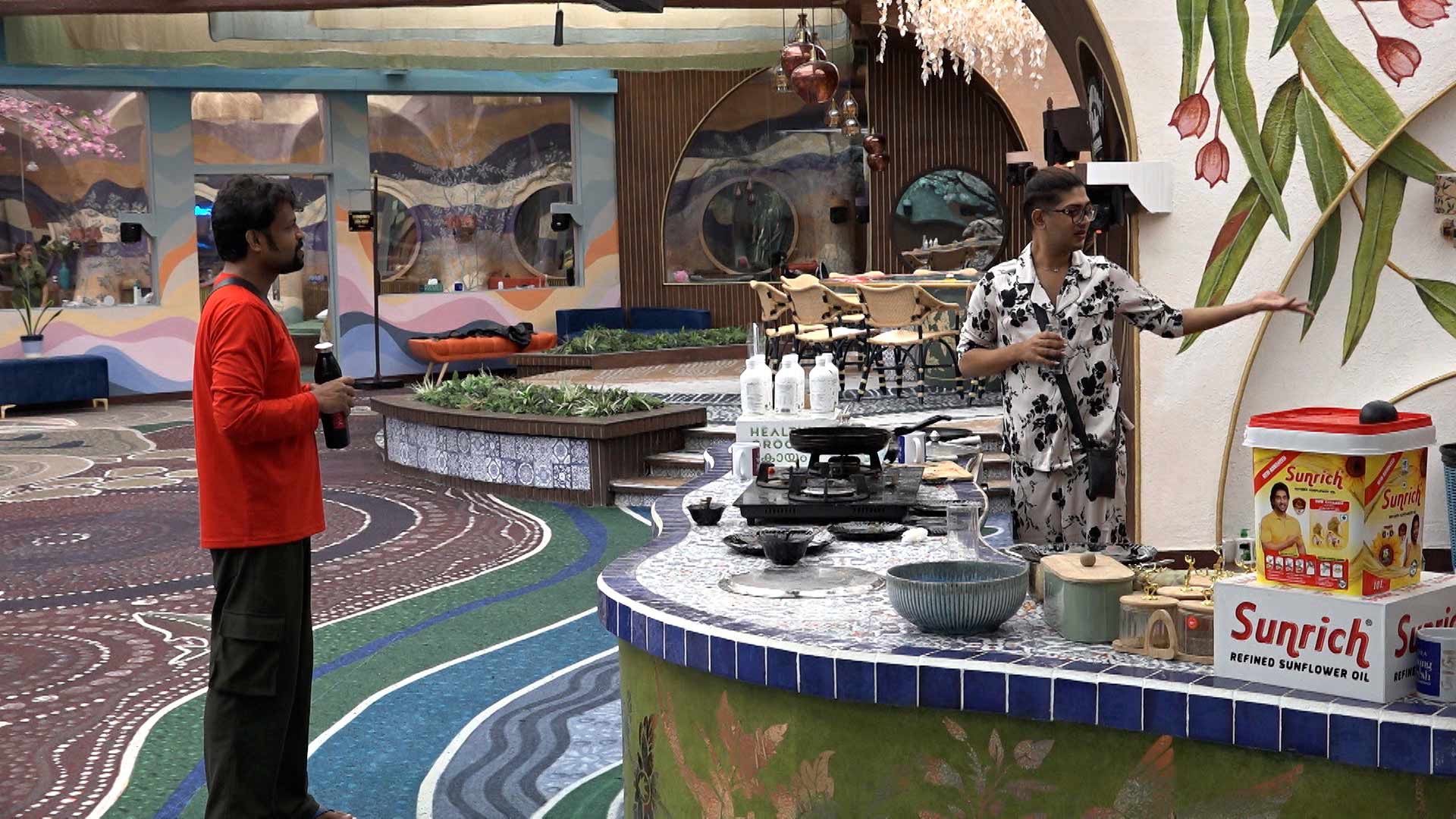 Too Many Cooks Spoil the Kitchen - JioHotstar