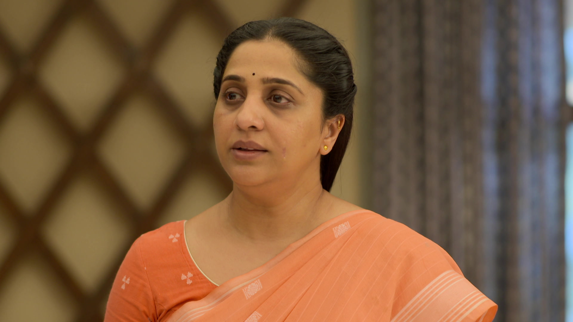 Watch Aai Kuthe Kaay Karte S1 Episode 1281 on JioHotstar