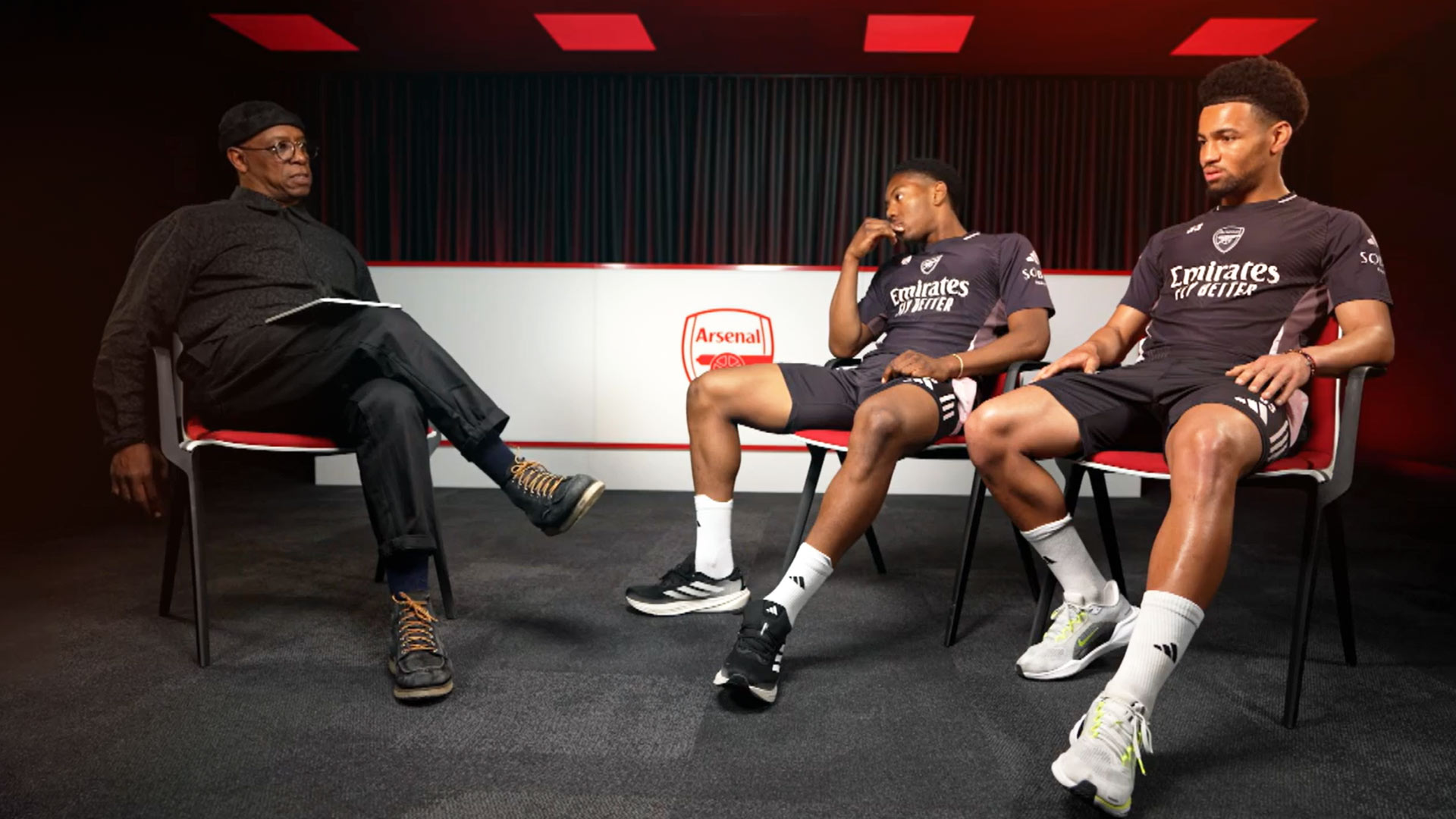 Wright Meets Arsenal's Hale End Stars