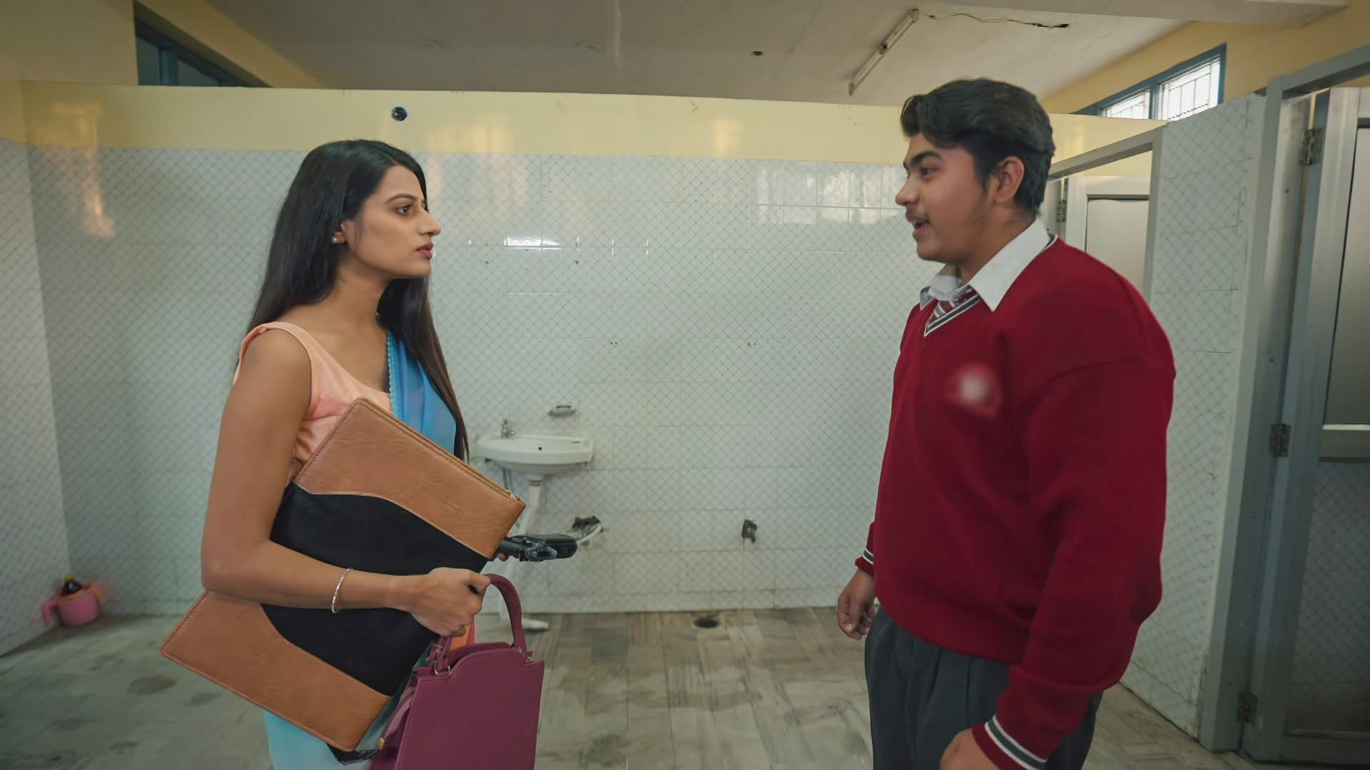 Watch Savdhaan India: Apni Khaki S1 Episode 122 on JioHotstar